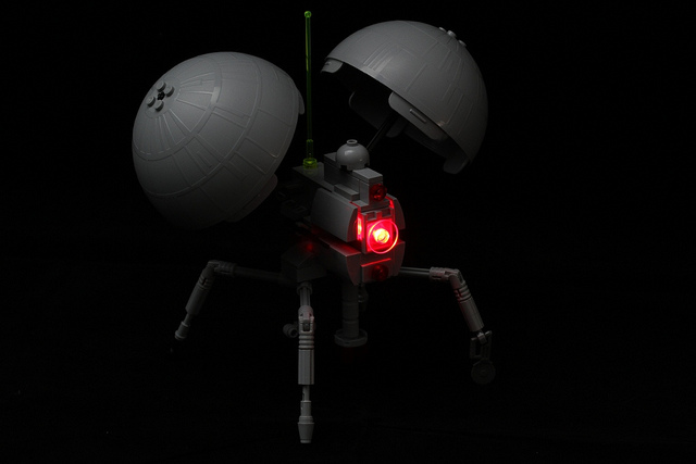 LEGO Creation: Star Wars Buzz Droid - Toys N Bricks