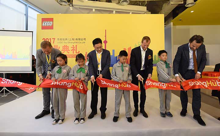 LEGO Shanghai Main Office Expansion 2017 - Toys N Bricks